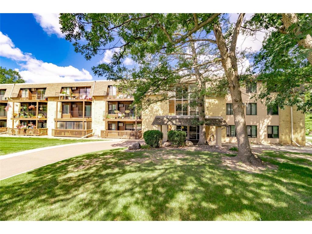 3431 Kent Street #903, Shoreview, MN, 55126 | MLS: 6367025 | Edina Realty