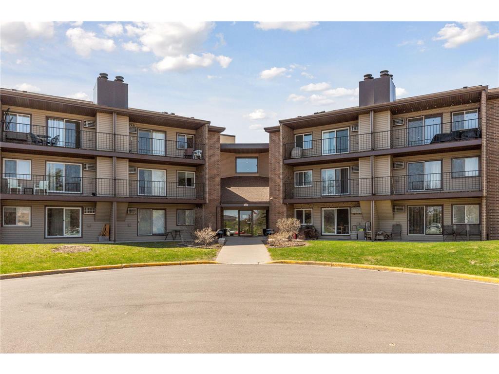 3440 Golfview Drive #124, Eagan, MN, 55123 | MLS: 6711095 | Edina Realty