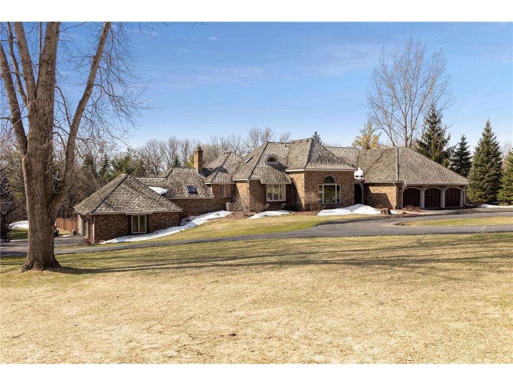 3535 Christine Drive, Orono, MN, 55359 | MLS: 6354391 | Edina Realty