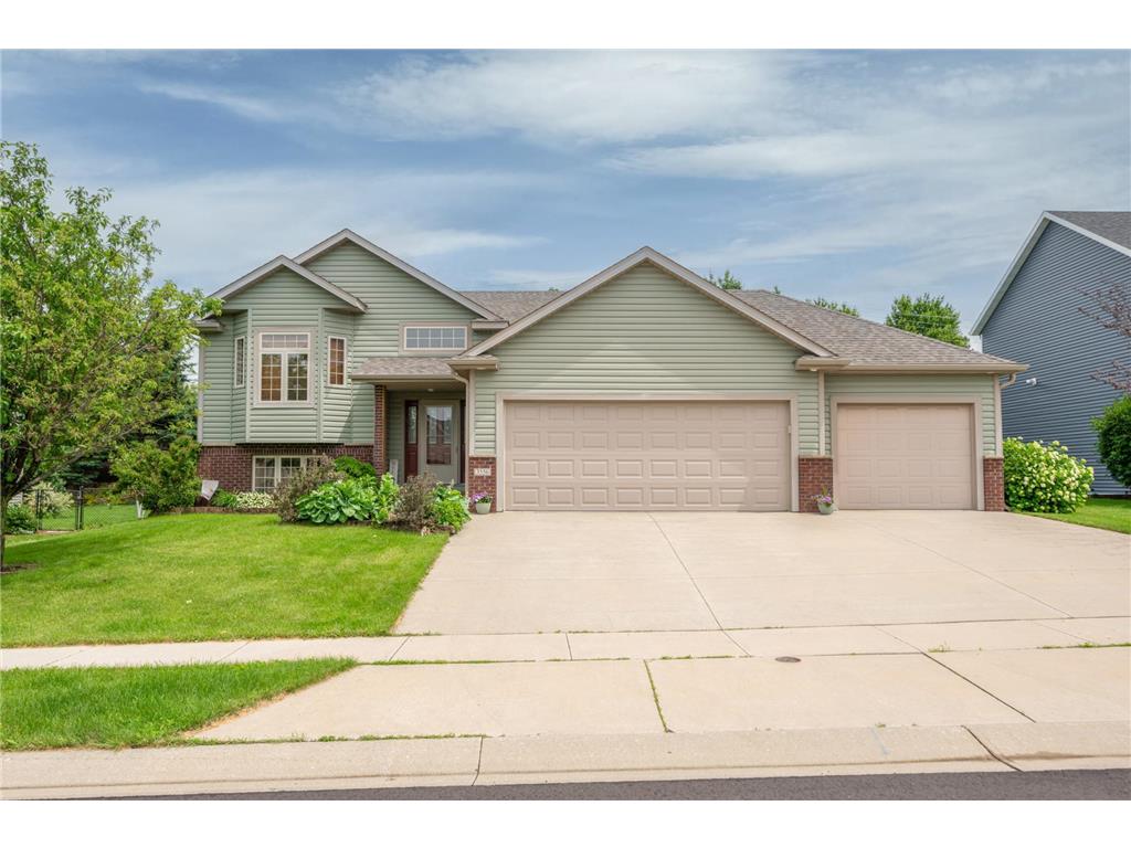 3556 Hart Lane SW, Rochester, MN, 55902 | MLS: 6682932 | Edina Realty