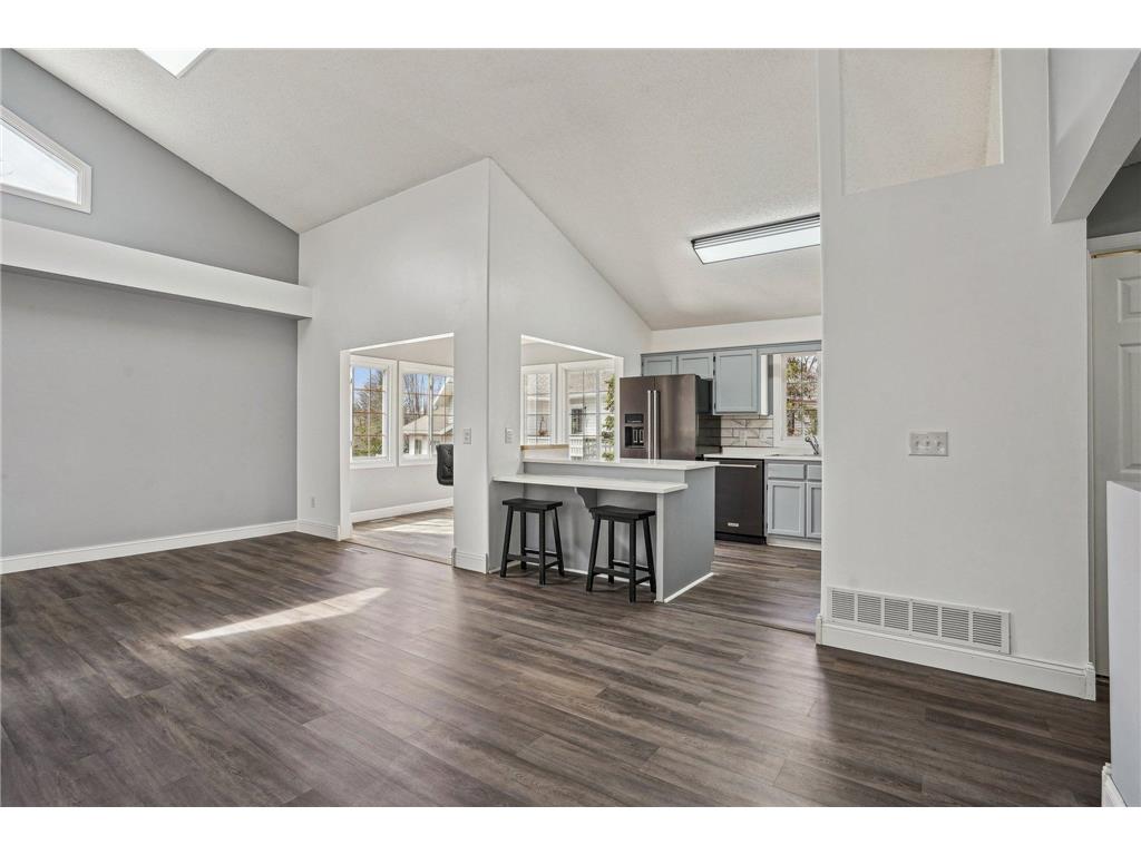 3875 Niagara Lane N, Plymouth, MN, 55446 | MLS: 6756640 | Edina Realty