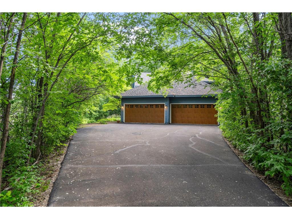 3901 Auburn Drive, Minnetonka, MN, 55305 | MLS: 6702824 | Edina Realty
