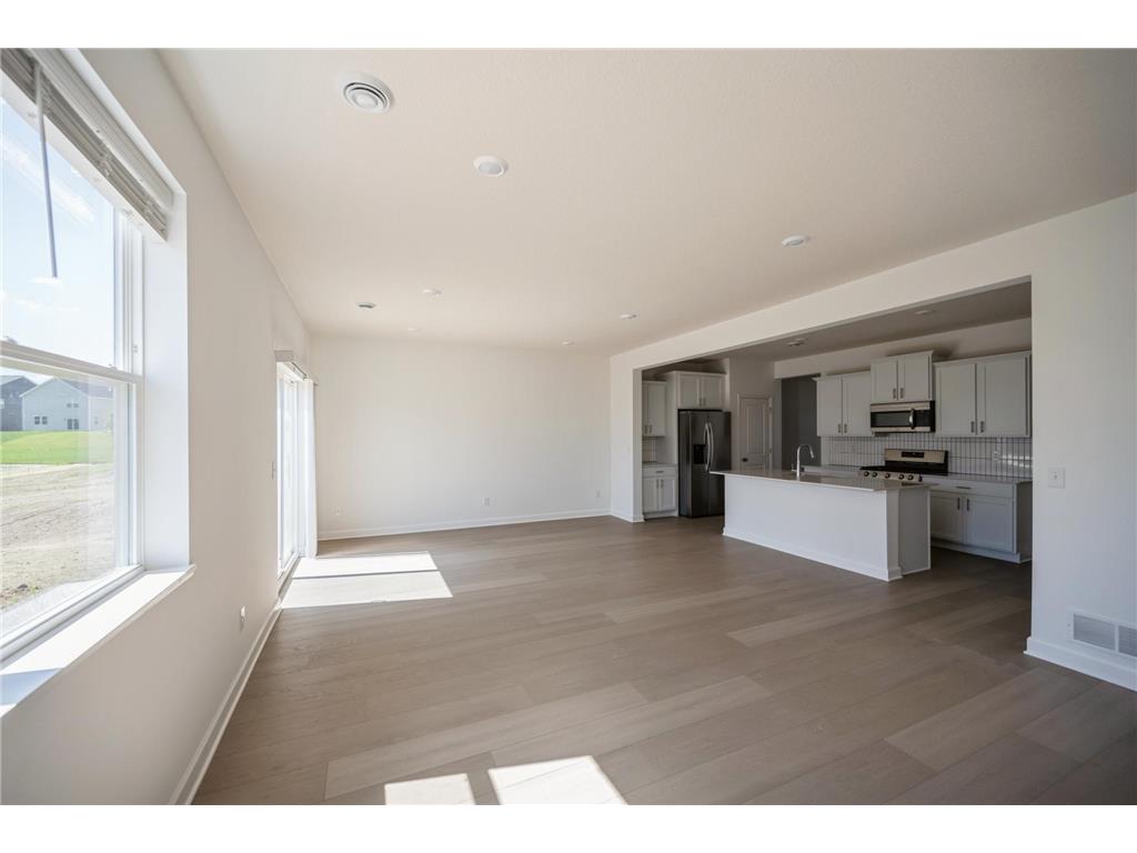 3912 Helmo Avenue N, Oakdale, MN, 55128 | MLS: 6797753 | Edina Realty