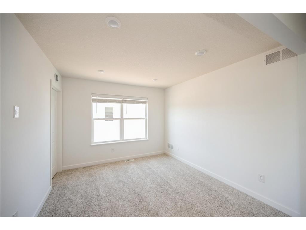 3912 Helmo Avenue N, Oakdale, MN, 55128 | MLS: 6797753 | Edina Realty