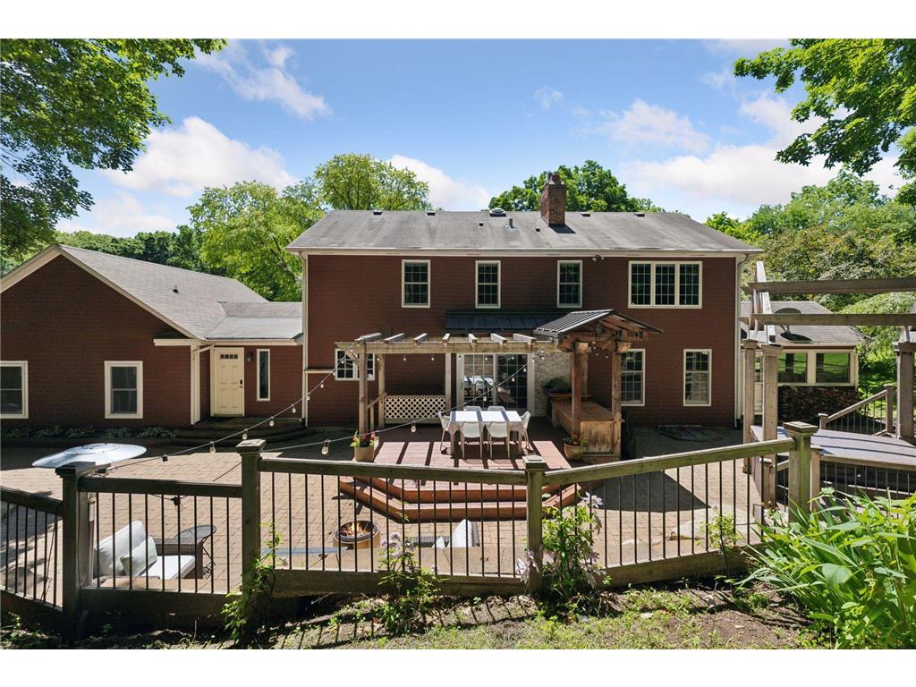 3925 Hillcrest Way, Deephaven, MN, 55391 | MLS: 6551609 | Edina Realty