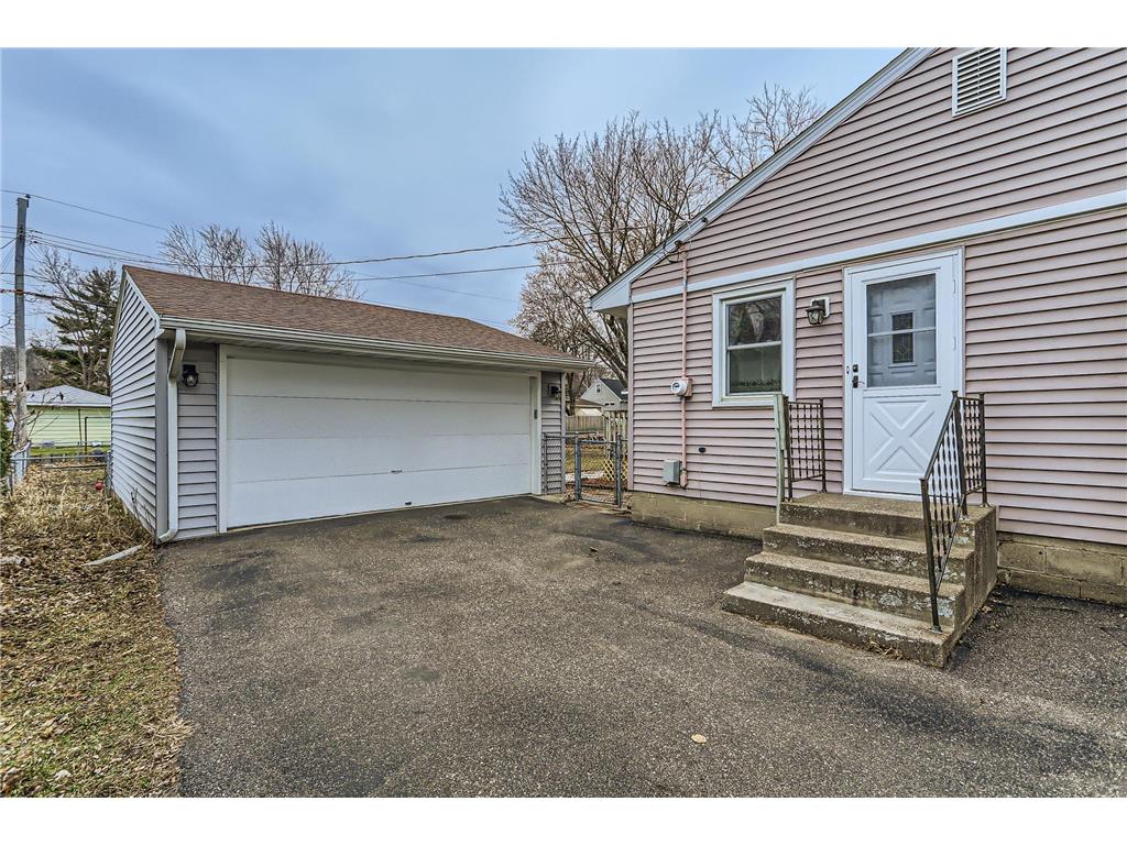 3930 74th St E, Inver Grove Heights, MN, 55076 | MLS: 9085623 | Edina ...