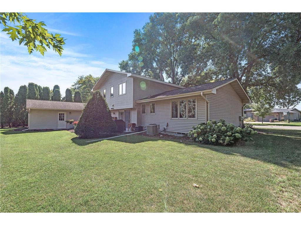 3950 Yorktown Lane N, Plymouth, MN, 55441 | MLS: 6434037 | Edina Realty