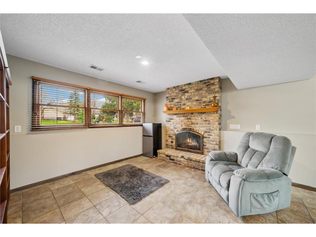 3960 Arrowood Lane N, Plymouth, MN, 55441 | MLS: 6502168 | Edina Realty