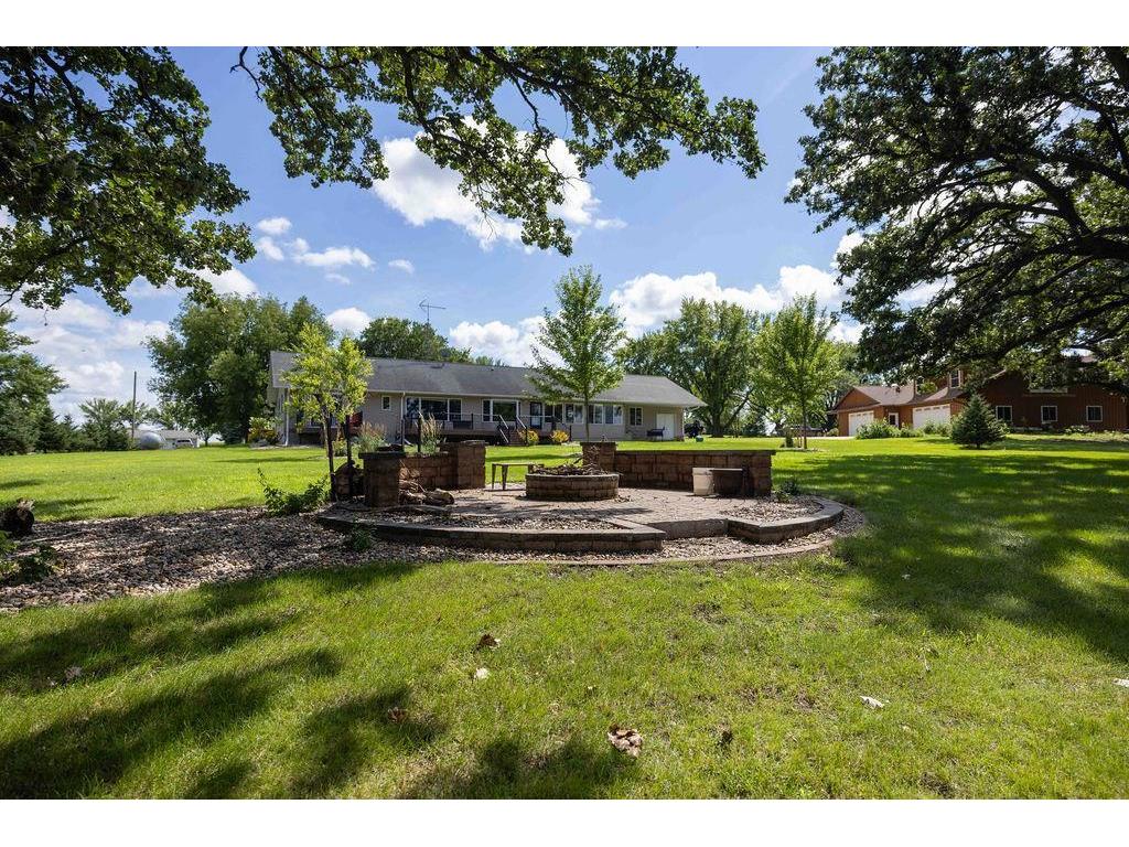 4 S Fox Lake Drive E, Manyaska Twp, MN, 56171 | MLS: 7020975 | Edina Realty