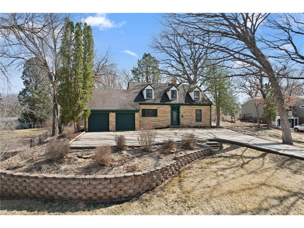 401 21st Street SW, Austin, MN, 55912 | MLS: 6752478 | Edina Realty