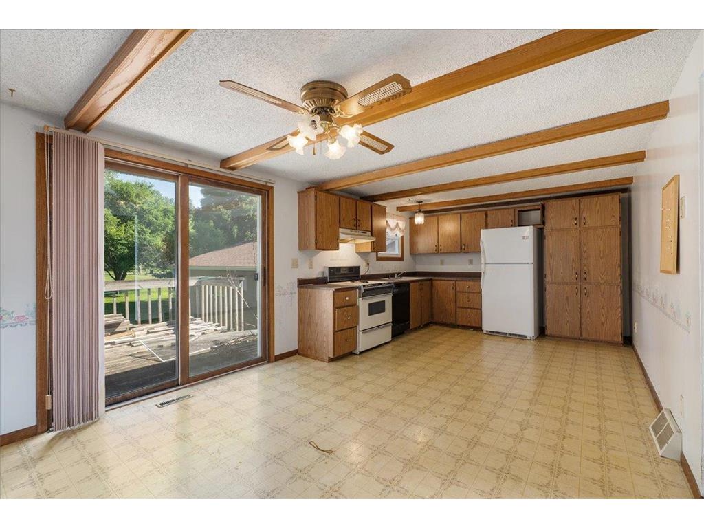 403 Walnut Drive, Woodville, WI, 54028 | MLS: 6749778 | Edina Realty