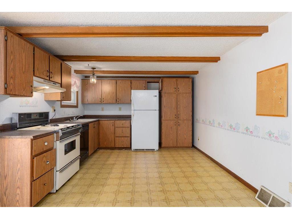 403 Walnut Drive, Woodville, WI, 54028 | MLS: 6749778 | Edina Realty