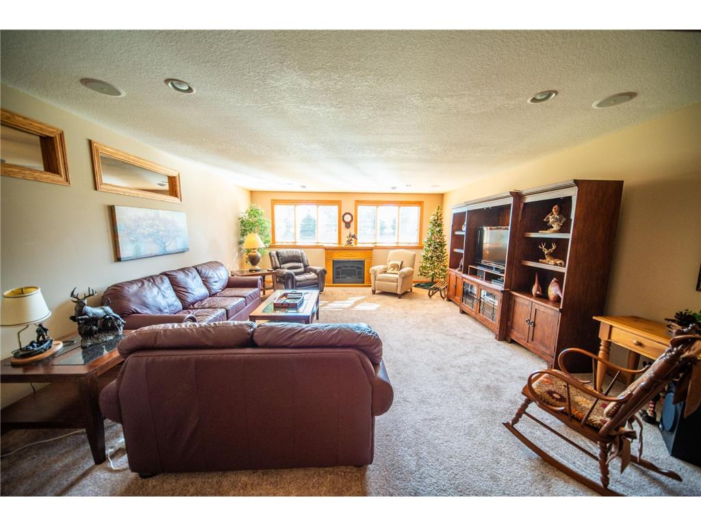 4063 Autumn Lake Court SW, Rochester, MN, 55902 | MLS: 6802522 | Edina ...