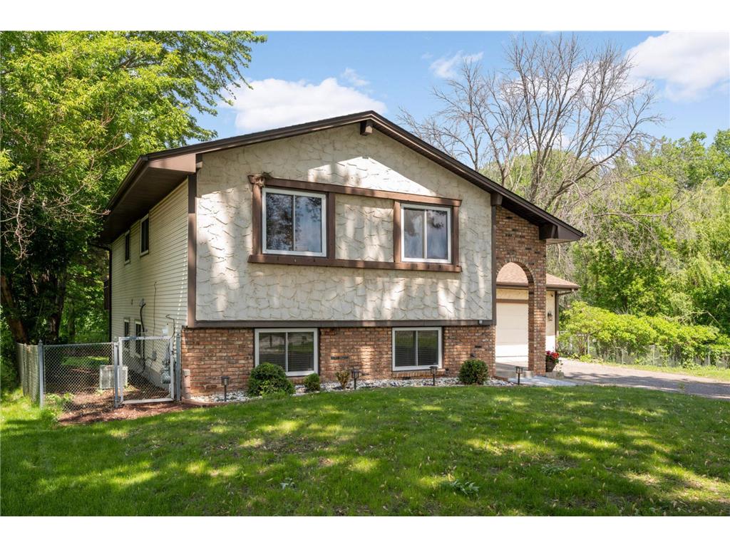 4065 Jordan Avenue N, New Hope, MN, 55427 | MLS: 6759973 | Edina Realty