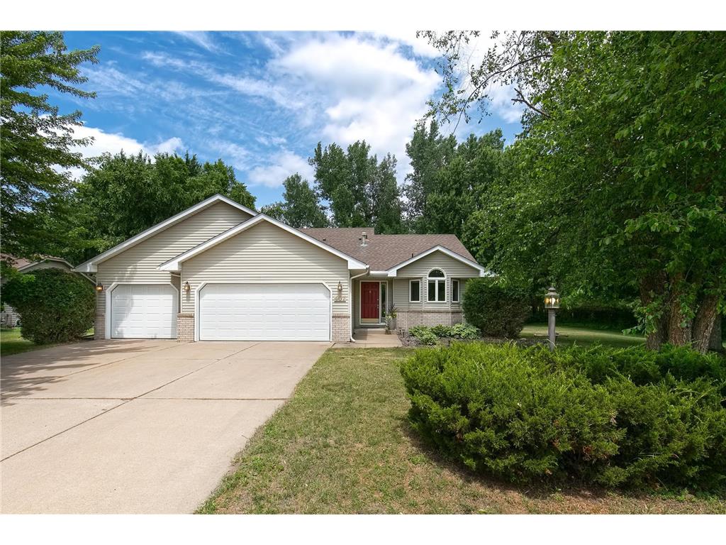 407 8th Avenue NW, Forest Lake, MN, 55025 | MLS: 6392320 | Edina Realty