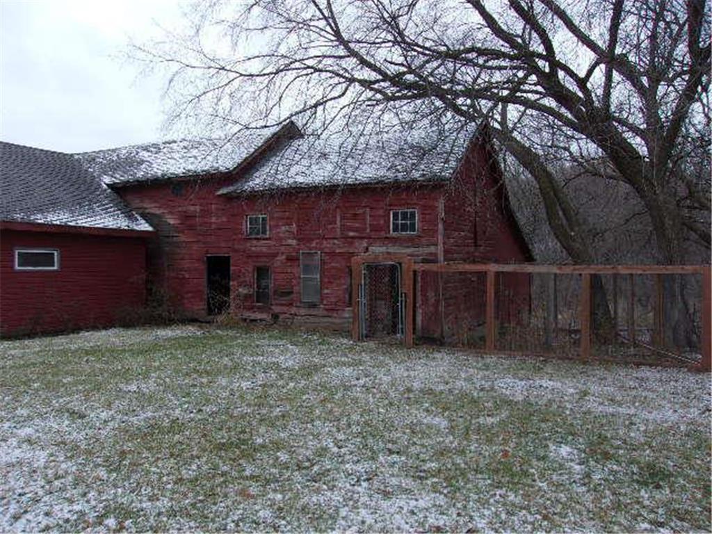 410 Highland View, Houlton, WI, 54082 | MLS: 6473740 | Edina Realty