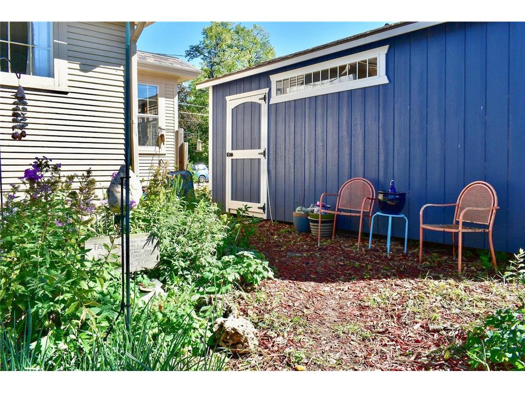 411 W Howard Street, Winona, MN, 55987 | MLS: 6763757 | Edina Realty
