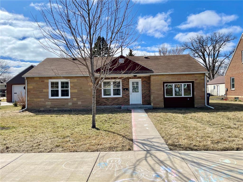 411 W Van Dusen Street, Springfield, MN, 56087 | MLS: 6503794 | Edina ...