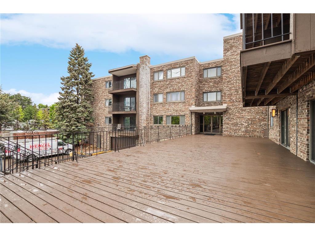 4120 Parklawn Avenue #120, Edina, MN, 55435 | MLS: 6541525 | Edina Realty