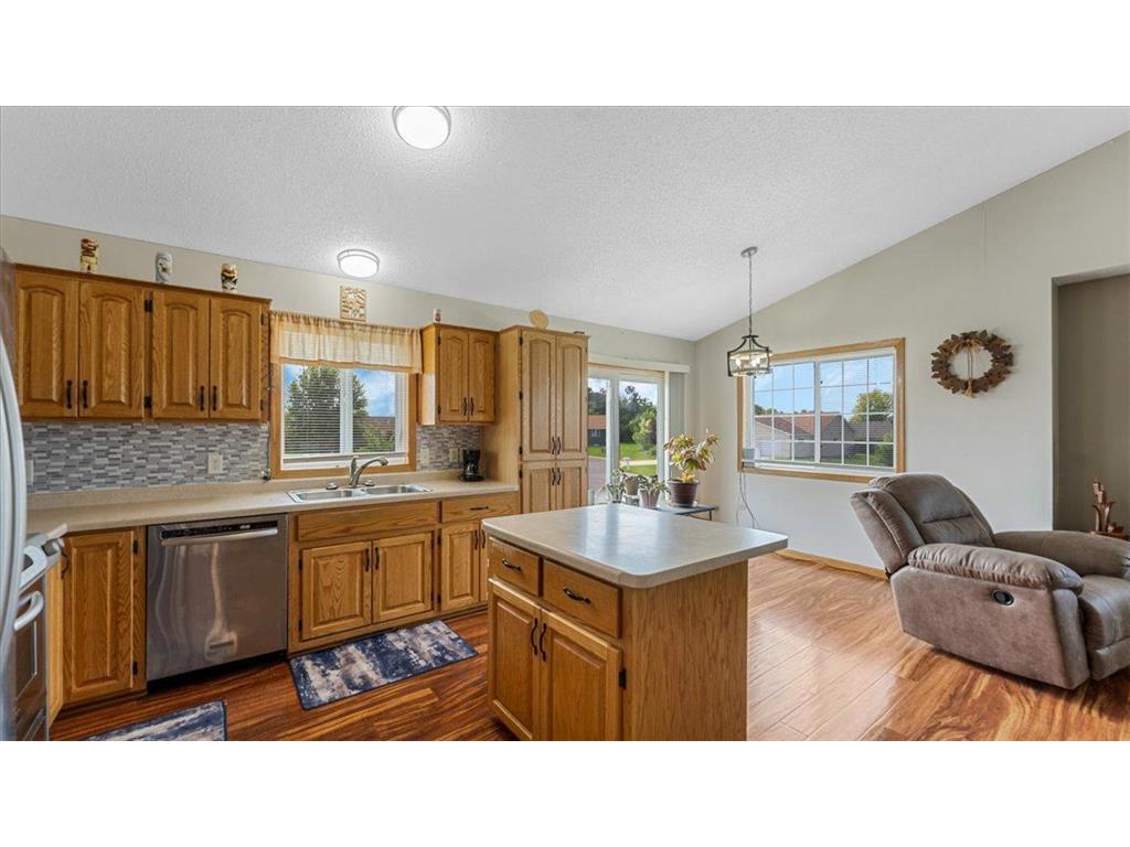 413 Morning View Court, Sauk Centre, MN, 56378 | MLS: 6741736 | Edina ...