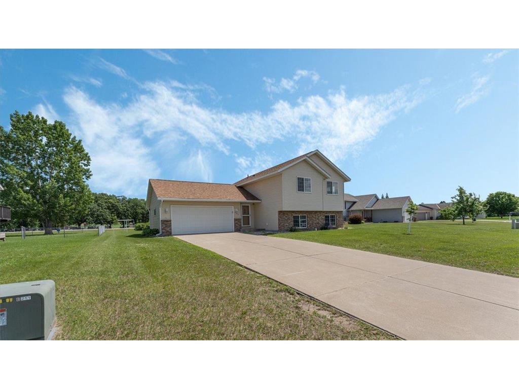 413 Morning View Court, Sauk Centre, MN, 56378 | MLS: 6741736 | Edina ...