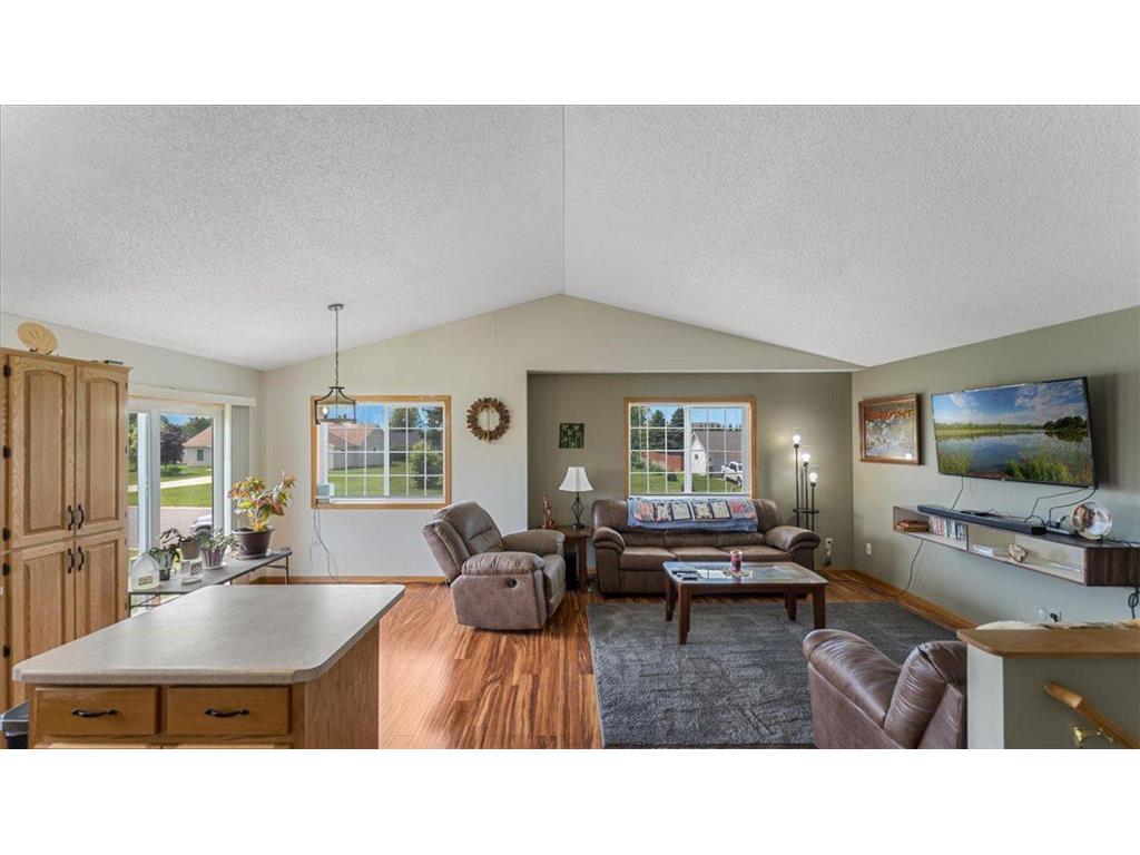 413 Morning View Court, Sauk Centre, MN, 56378 | MLS: 6741736 | Edina ...
