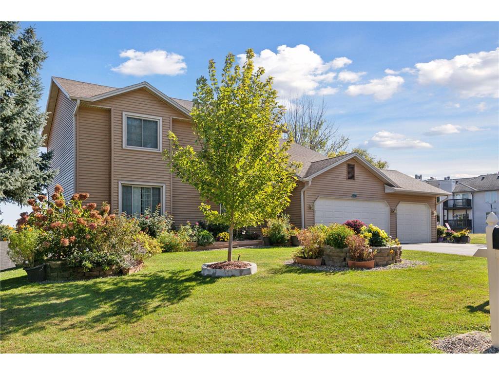 4156 Hilltop Lane, Eagan, MN, 55123 | MLS: 6805780 | Edina Realty