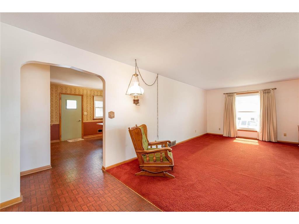 419 W Jackson Street, Saint Peter, MN, 56082 | MLS: 6737511 | Edina Realty