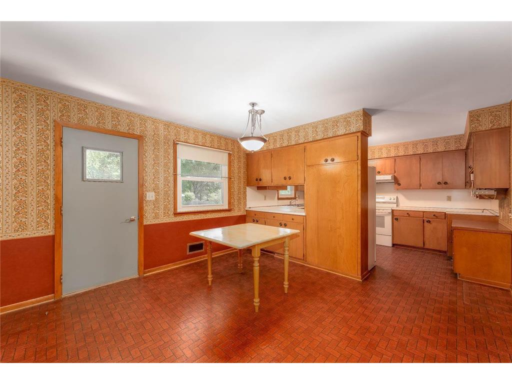 419 W Jackson Street, Saint Peter, MN, 56082 | MLS: 6737511 | Edina Realty