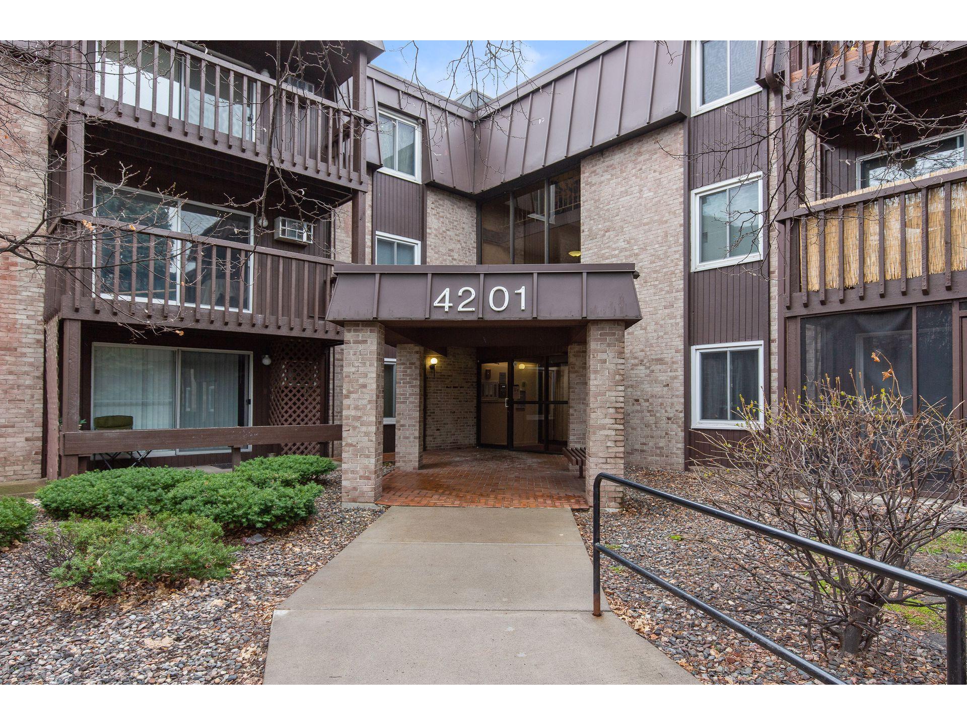4201 Lakeside Avenue N #305, Brooklyn Center, MN, 55429 | MLS: 6068074 ...