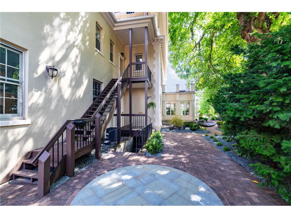 421 Summit Avenue #2, Saint Paul, MN, 55102 | MLS: 6758135 | Edina Realty