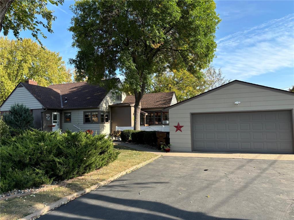 425 Kinnickinnic Street, Prescott, WI, 54021 | MLS: 6619689 | Edina Realty