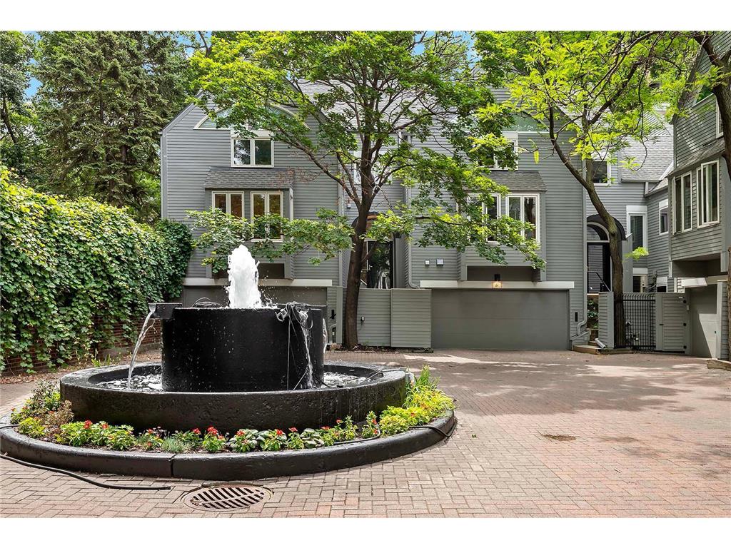 43 Greenway Gables, Minneapolis, MN, 55403 | MLS: 6385745 | Edina Realty