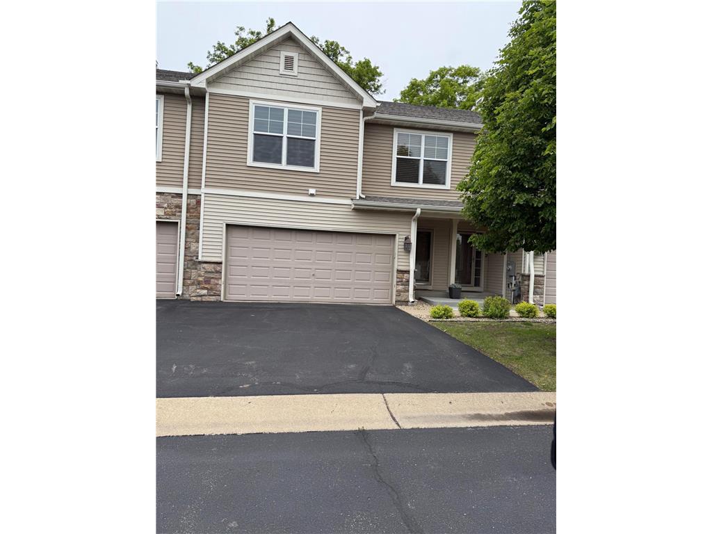 446 Stonewood Lane, Burnsville, MN, 55306 | MLS: 6720591 | Edina Realty