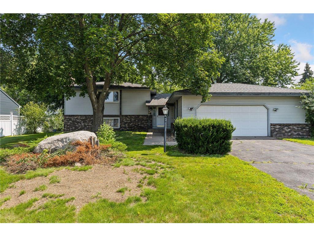 448 Oday Street S, Maplewood, MN, 55119 | MLS: 6571306 | Edina Realty