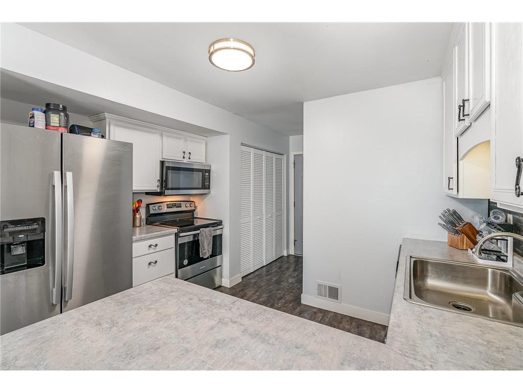 4510 Slater Road, Eagan, MN, 55122 | MLS: 6754000 | Edina Realty