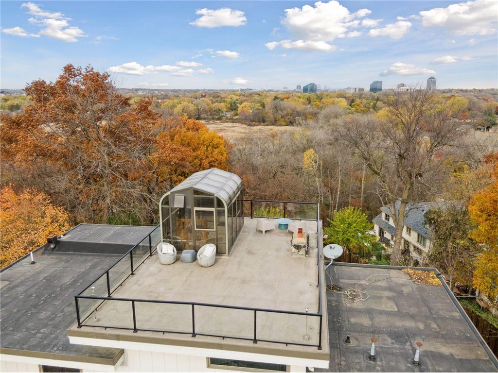 4652 Nine Oaks Circle, Bloomington, MN, 55437 | MLS: 7014909 | Edina Realty