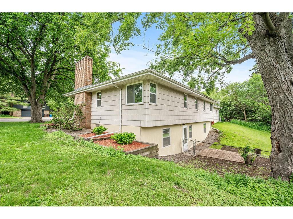 4700 Glenwood Avenue, Golden Valley, MN, 55422 | MLS: 9088288 | Edina ...