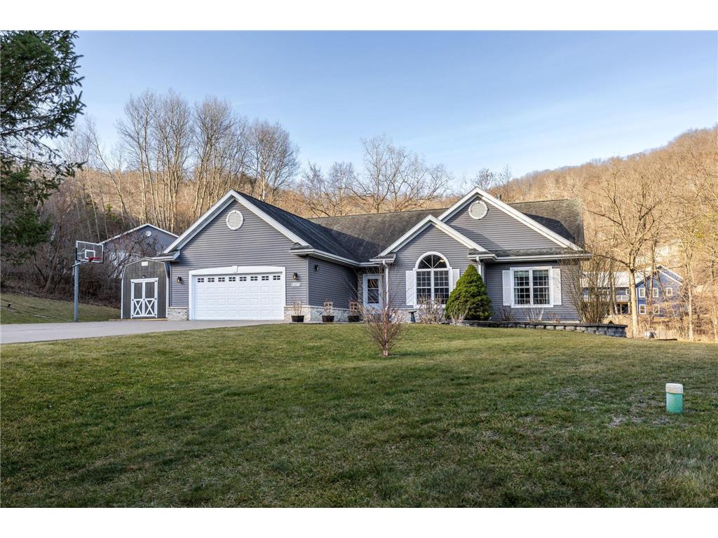 47336 Queens Cove Circle, Dresbach Twp, MN, 55947 | MLS: 6502258 ...