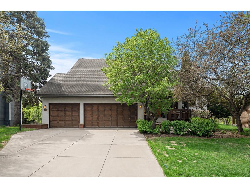 478 Carol Drive, Vadnais Heights, MN, 55127 | MLS: 6707402 | Edina Realty