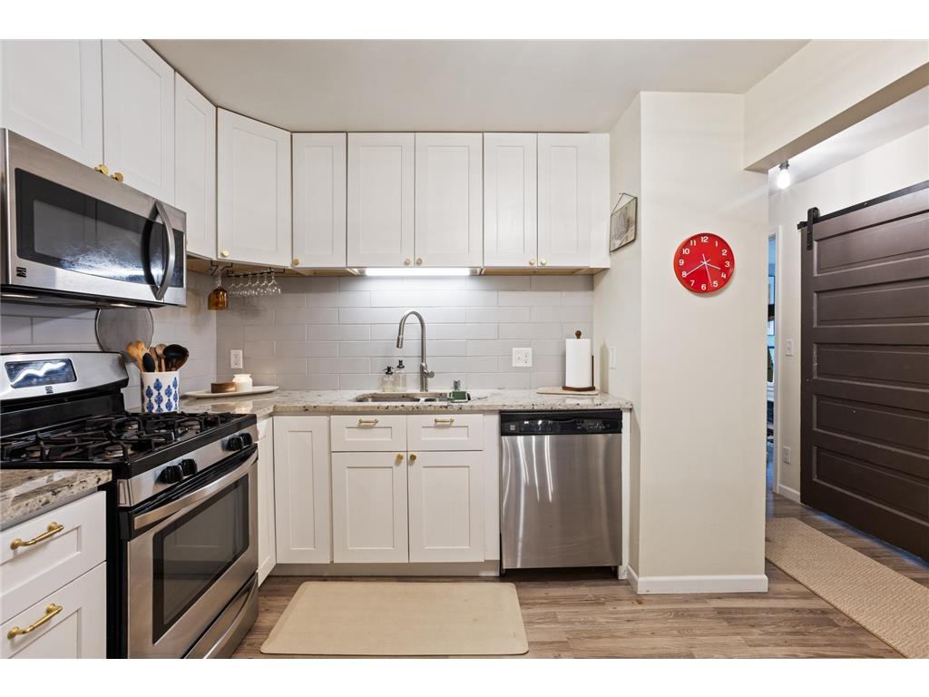 4820 Park Commons Drive #220, Saint Louis Park, MN, 55416 | MLS ...