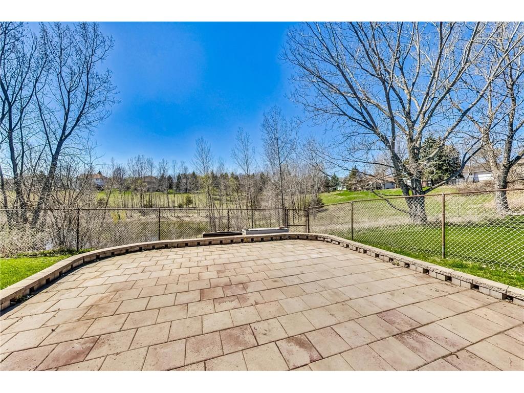 4872 Hillvale Avenue N, Oakdale, MN, 55128 | MLS: 6525627 | Edina Realty