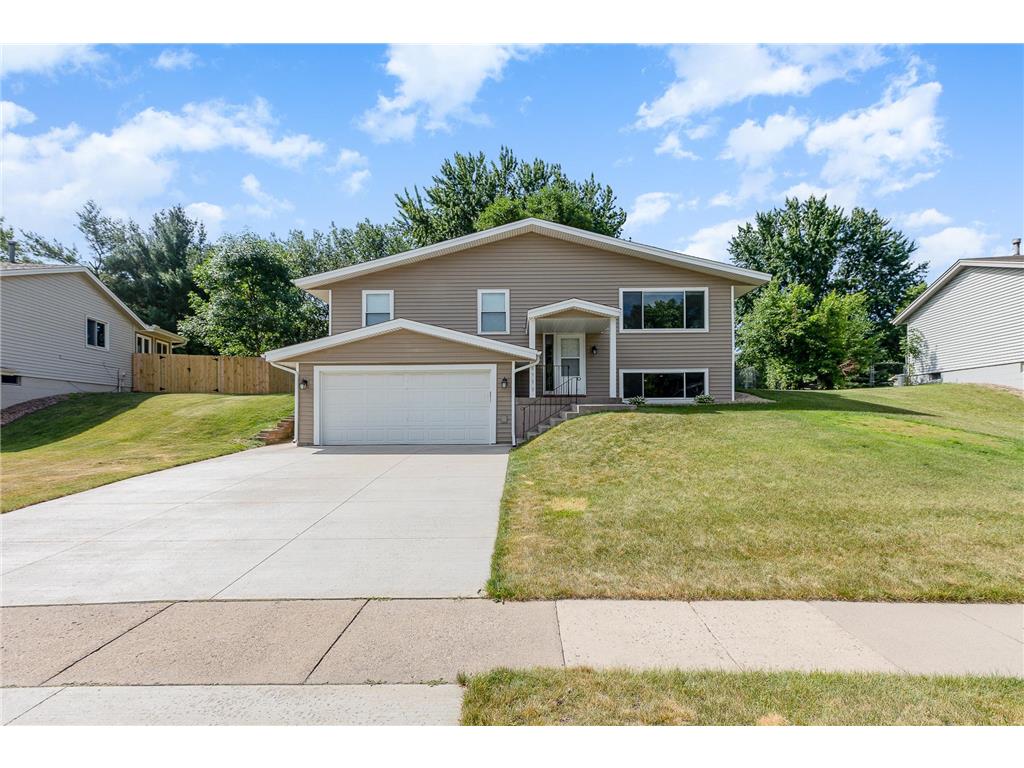 4990 148th Path W, Apple Valley, MN, 55124 | MLS: 6226032 | Edina Realty