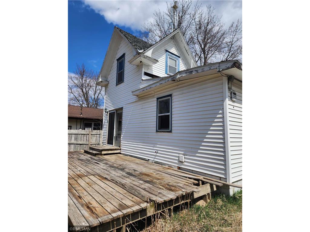 500 5th Street E, Hector, MN, 55342 | MLS: 6708235 | Edina Realty