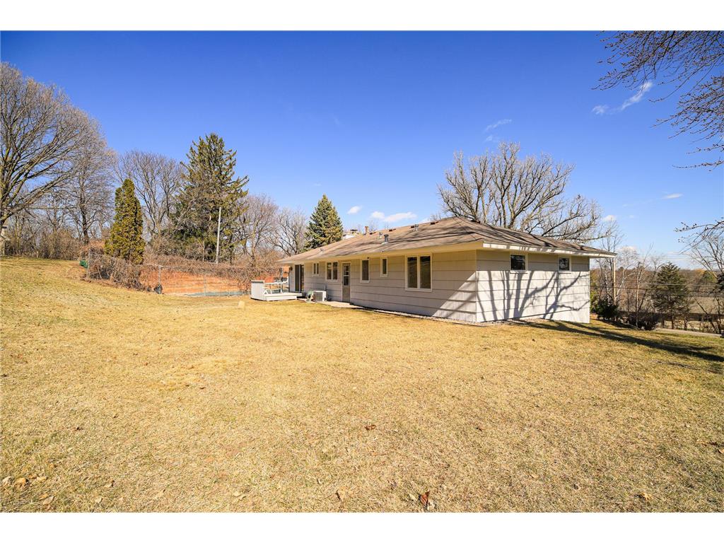 5014 Vine Hill Road, Deephaven, MN, 55331 | MLS: 6507061 | Edina Realty