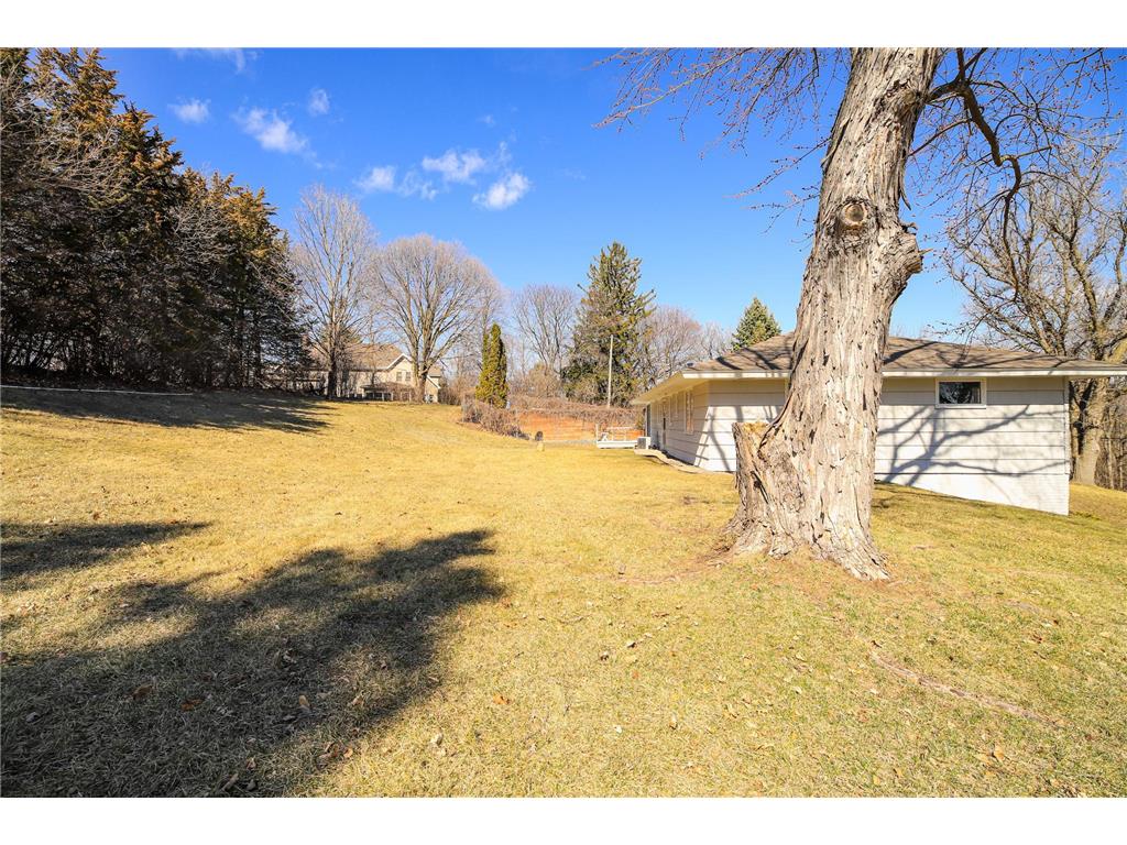 5014 Vine Hill Road, Deephaven, MN, 55331 | MLS: 6507061 | Edina Realty