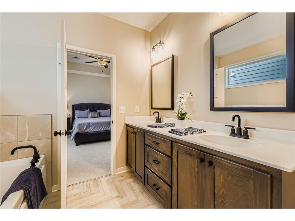 5035 Dale Ridge Road, Woodbury, MN, 55129 | MLS: 6760672 | Edina Realty