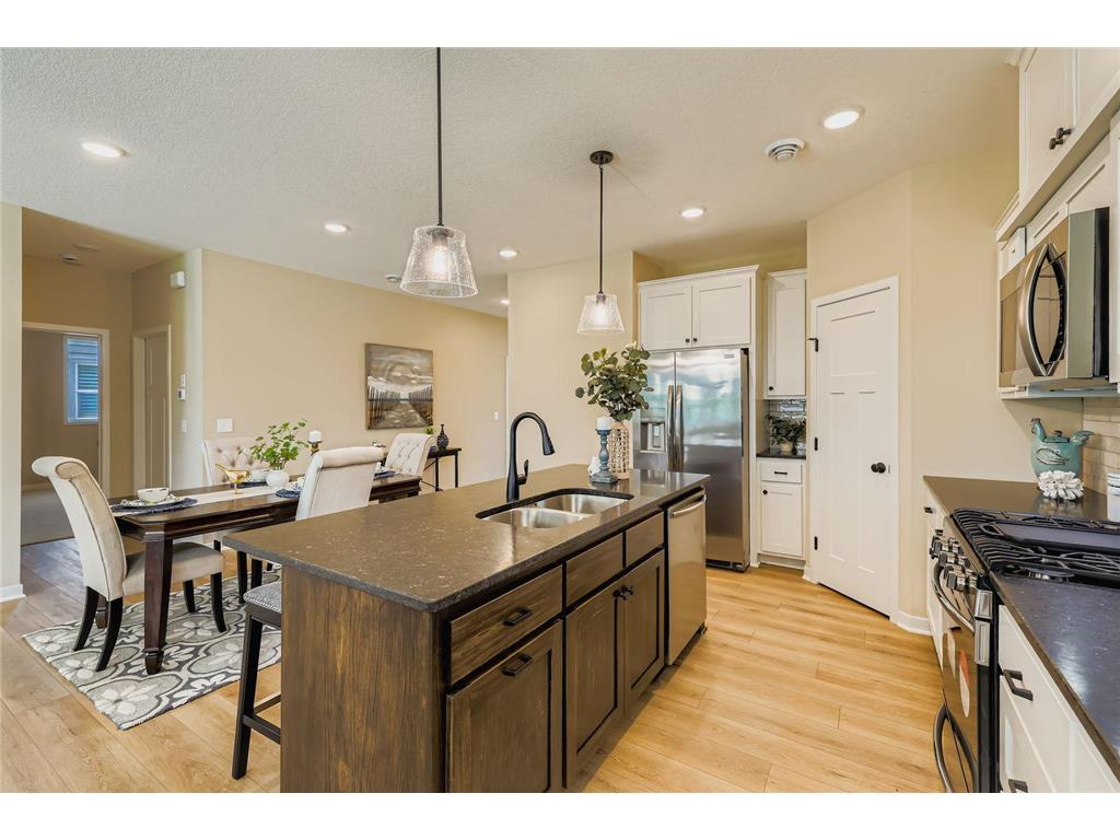 5035 Dale Ridge Road, Woodbury, MN, 55129 | MLS: 6760672 | Edina Realty