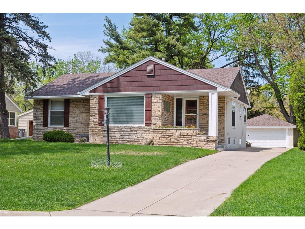 5048 Richmond Drive, Edina, MN, 55436 | MLS: 6376093 | Edina Realty