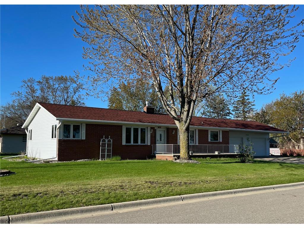 505 Country Club Road, Sauk Centre, MN, 56378 | MLS: 6533214 | Edina Realty